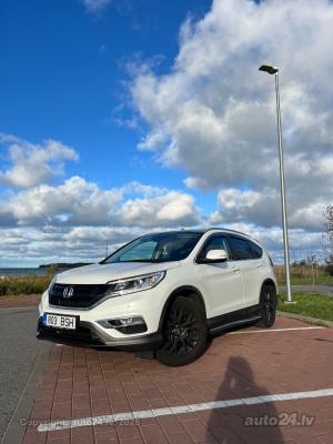 Balts Honda CR-V 2016 Tallina, ar dzinēja tilpumu 2.00 L un nobraukumu 150 tūkst. km par 14999 €, foto  vietnē AUTOMOTO.COM.LV
