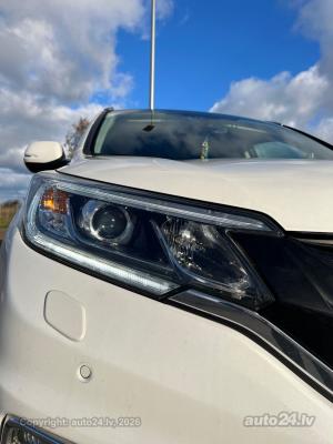 Balts Honda CR-V 2016 Tallina, ar dzinēja tilpumu 2.00 L un nobraukumu 150 tūkst. km par 14999 €, foto 3 vietnē AUTOMOTO.COM.LV