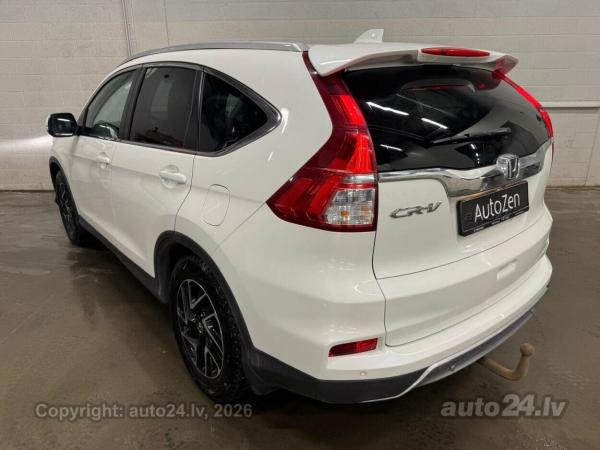 Balts Honda CR-V 2017 Tallina, ar dzinēja tilpumu 2.00 L un nobraukumu 142 tūkst. km par 13995 €, foto 5 vietnē AUTOMOTO.COM.LV