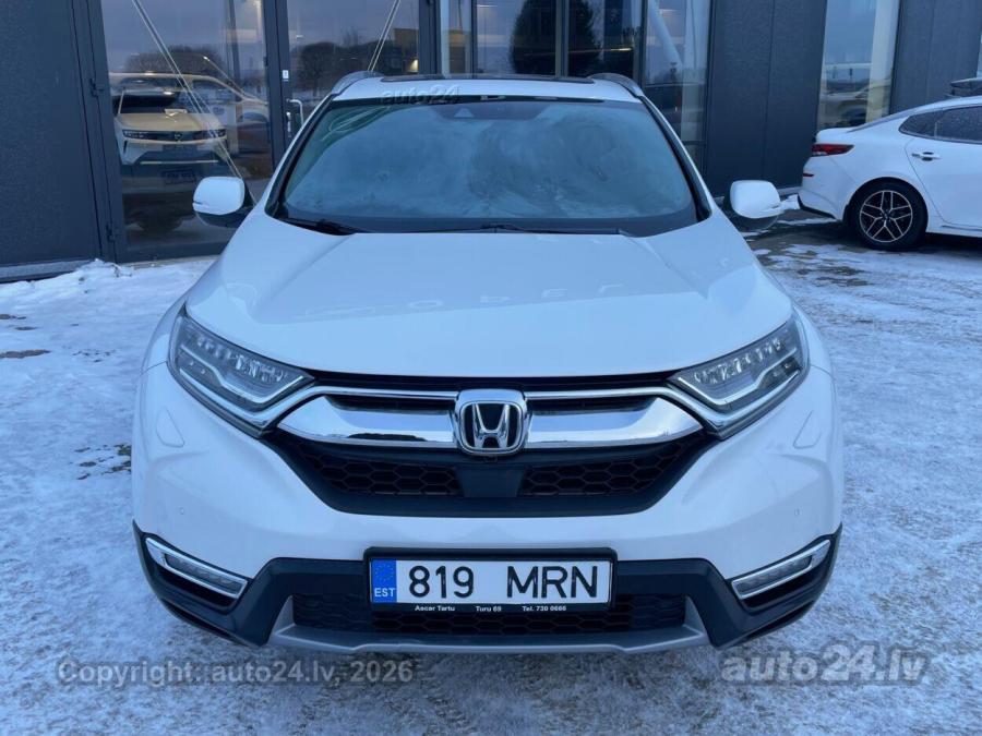 White Honda CR-V 2018 in Tartu, with an engine capacity of 1.50 L and mileage of 79 thousand km for 24990 €, photo 2 on AUTOMOTO.COM.LV