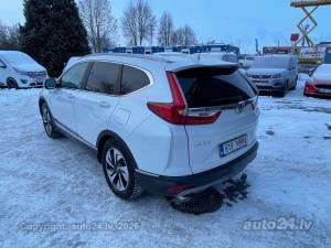 White Honda CR-V 2018 in Tartu, with an engine capacity of 1.50 L and mileage of 79 thousand km for 24990 €, photo 8 on AUTOMOTO.COM.LV