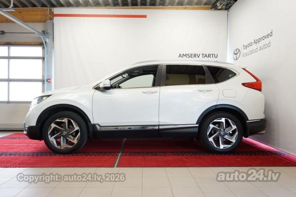 White Honda CR-V 2018 in Tartu, with an engine capacity of 1.50 L and mileage of 124 thousand km for 20490 €, photo 3 on AUTOMOTO.COM.LV