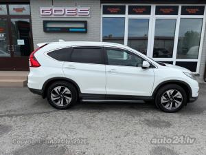 White Honda CR-V 2018 in Rapla, with an engine capacity of 2.00 L and mileage of 111 thousand km for 17490 €, photo 5 on AUTOMOTO.COM.LV