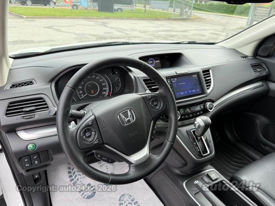 White Honda CR-V 2018 in Rapla, with an engine capacity of 2.00 L and mileage of 111 thousand km for 17490 €, photo 7 on AUTOMOTO.COM.LV