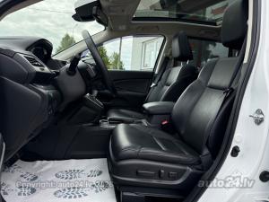 White Honda CR-V 2018 in Rapla, with an engine capacity of 2.00 L and mileage of 111 thousand km for 17490 €, photo 8 on AUTOMOTO.COM.LV