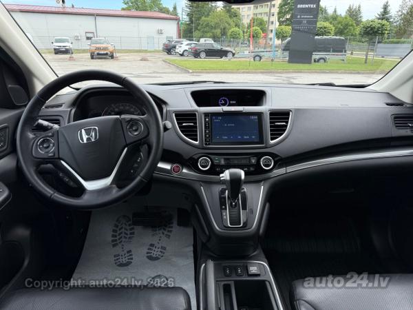 White Honda CR-V 2018 in Rapla, with an engine capacity of 2.00 L and mileage of 111 thousand km for 17490 €, photo 8 on AUTOMOTO.COM.LV
