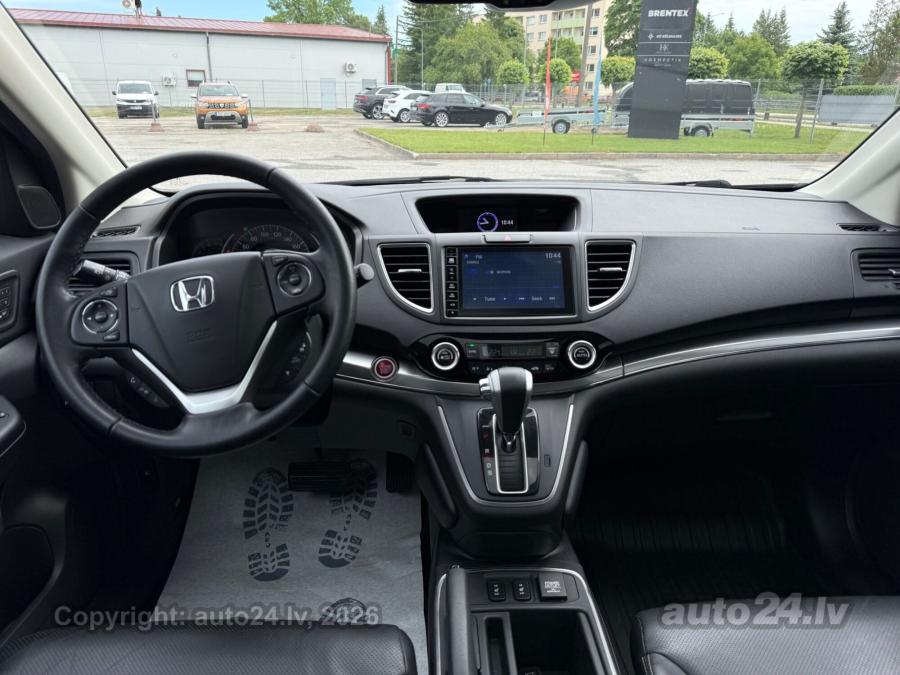 White Honda CR-V 2018 in Rapla, with an engine capacity of 2.00 L and mileage of 111 thousand km for 17490 €, photo 9 on AUTOMOTO.COM.LV