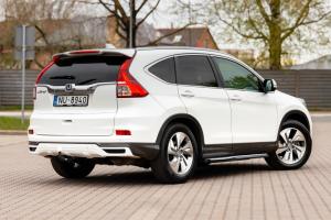 White Honda CR-V 2018 in Riga, with an engine capacity of 1.60 L and mileage of 191 thousand km for 17750 €, photo 6 on AUTOMOTO.COM.LV