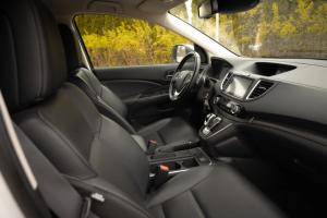 White Honda CR-V 2018 in Riga, with an engine capacity of 1.60 L and mileage of 191 thousand km for 17750 €, photo 9 on AUTOMOTO.COM.LV