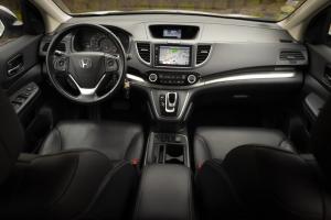 White Honda CR-V 2018 in Riga, with an engine capacity of 1.60 L and mileage of 191 thousand km for 17750 €, photo 12 on AUTOMOTO.COM.LV