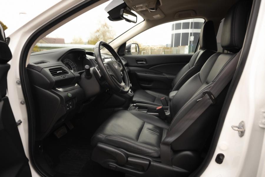 White Honda CR-V 2018 in Riga, with an engine capacity of 1.60 L and mileage of 191 thousand km for 17750 €, photo 14 on AUTOMOTO.COM.LV