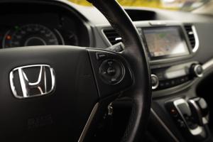White Honda CR-V 2018 in Riga, with an engine capacity of 1.60 L and mileage of 191 thousand km for 17750 €, photo 19 on AUTOMOTO.COM.LV