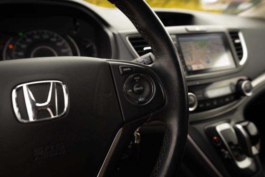 White Honda CR-V 2018 in Riga, with an engine capacity of 1.60 L and mileage of 191 thousand km for 17750 €, photo 19 on AUTOMOTO.COM.LV