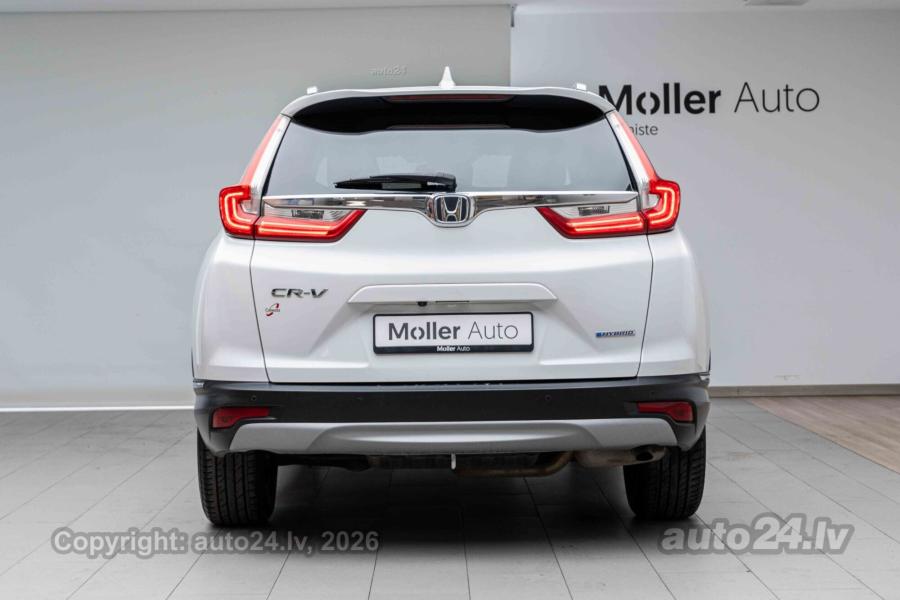 White Honda CR-V 2020 in Tallinn, with an engine capacity of 2.00 L and mileage of 119 thousand km for 24500 €, photo 6 on AUTOMOTO.COM.LV