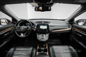 White Honda CR-V 2020 in Tallinn, with an engine capacity of 2.00 L and mileage of 119 thousand km for 24500 €, photo 8 on AUTOMOTO.COM.LV