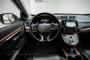 White Honda CR-V 2020 in Tallinn, with an engine capacity of 2.00 L and mileage of 119 thousand km for 24500 €, photo 9 on AUTOMOTO.COM.LV