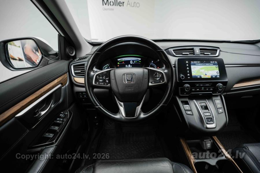 White Honda CR-V 2020 in Tallinn, with an engine capacity of 2.00 L and mileage of 119 thousand km for 24500 €, photo 9 on AUTOMOTO.COM.LV