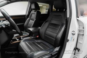 White Honda CR-V 2020 in Tallinn, with an engine capacity of 2.00 L and mileage of 119 thousand km for 24500 €, photo 12 on AUTOMOTO.COM.LV