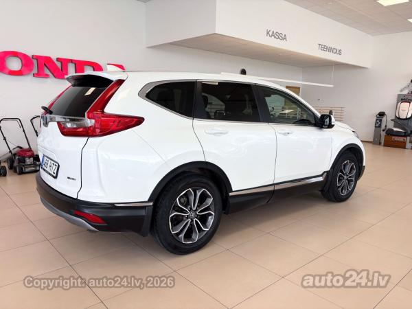 White Honda CR-V 2021 in Viljandi, with an engine capacity of 2.00 L and mileage of 163 thousand km for 23900 €, photo 3 on AUTOMOTO.COM.LV