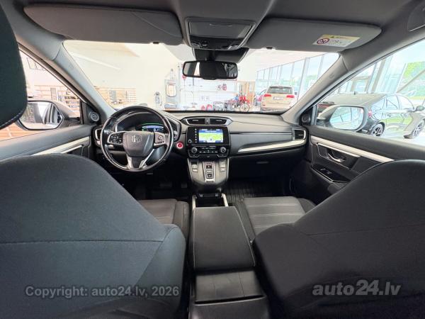 White Honda CR-V 2021 in Viljandi, with an engine capacity of 2.00 L and mileage of 163 thousand km for 23900 €, photo 5 on AUTOMOTO.COM.LV