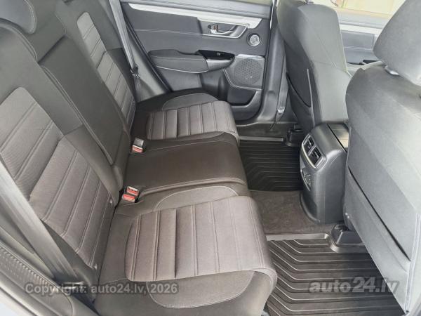 White Honda CR-V 2021 in Viljandi, with an engine capacity of 2.00 L and mileage of 163 thousand km for 23900 €, photo 7 on AUTOMOTO.COM.LV