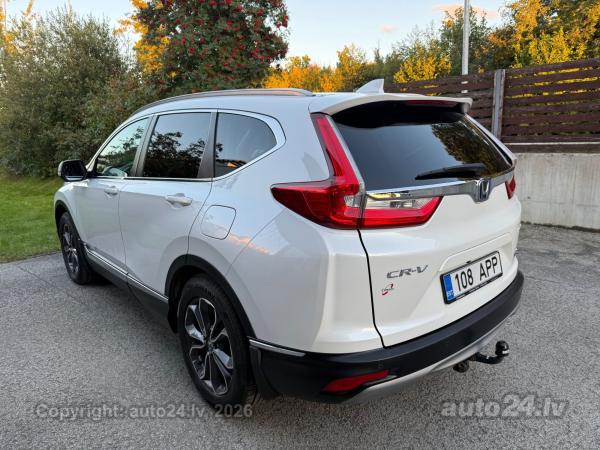 Balts Honda CR-V 2021 Tallina, ar dzinēja tilpumu 2.00 L un nobraukumu 95 tūkst. km par 28900 €, foto 1 vietnē AUTOMOTO.COM.LV