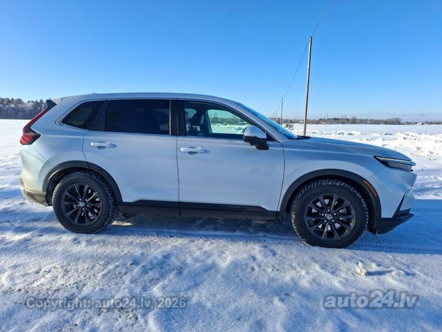 White Honda CR-V 2024 in Tallinn, with an engine capacity of 2.00 L and mileage of 38 thousand km for 38500 €, photo 4 on AUTOMOTO.COM.LV