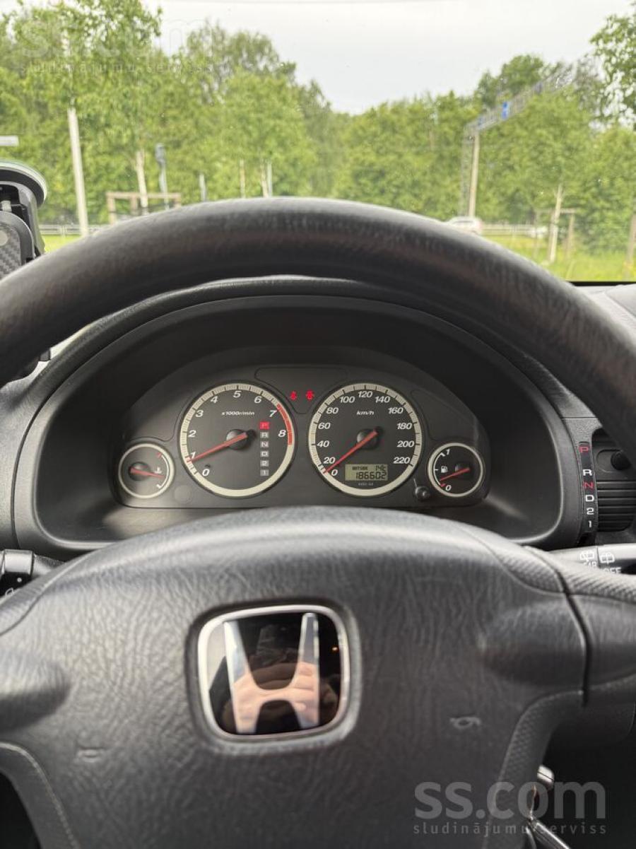 Yellow Honda CR-V 2002 in Riga, with an engine capacity of 2.00 L and mileage of 187 thousand km for 2400 €, photo 11 on AUTOMOTO.COM.LV