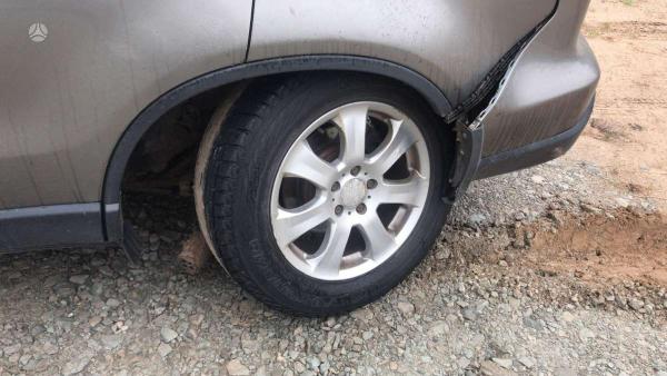 Dzeltens Honda CR-V 2007 Viļņa, ar dzinēja tilpumu 2.00 L un nobraukumu 250 tūkst. km par 2500 €, foto 3 vietnē AUTOMOTO.COM.LV