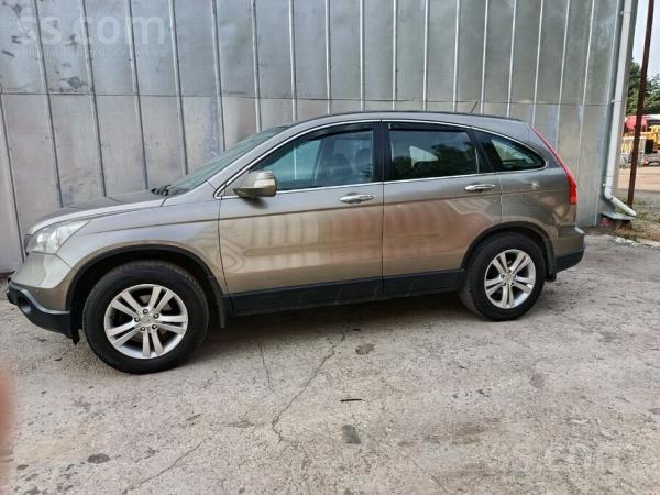 Yellow Honda CR-V 2008 in Riga, with an engine capacity of 2.20 L and mileage of 280 thousand km for 3500 €, photo 3 on AUTOMOTO.COM.LV