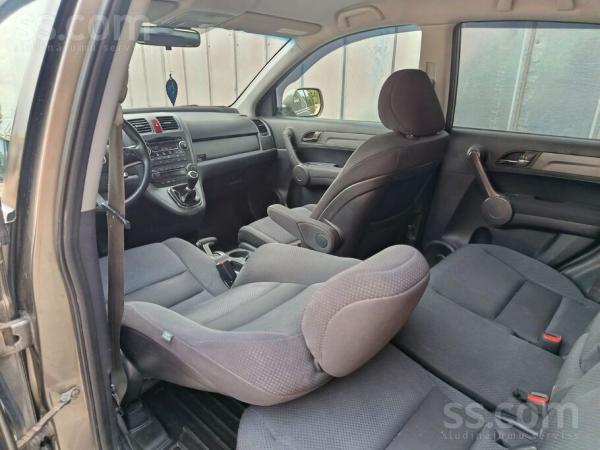 Yellow Honda CR-V 2008 in Riga, with an engine capacity of 2.20 L and mileage of 280 thousand km for 3500 €, photo 6 on AUTOMOTO.COM.LV