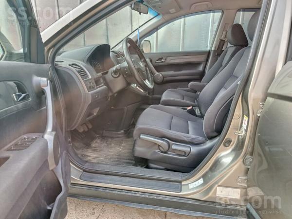 Yellow Honda CR-V 2008 in Riga, with an engine capacity of 2.20 L and mileage of 280 thousand km for 3500 €, photo 9 on AUTOMOTO.COM.LV