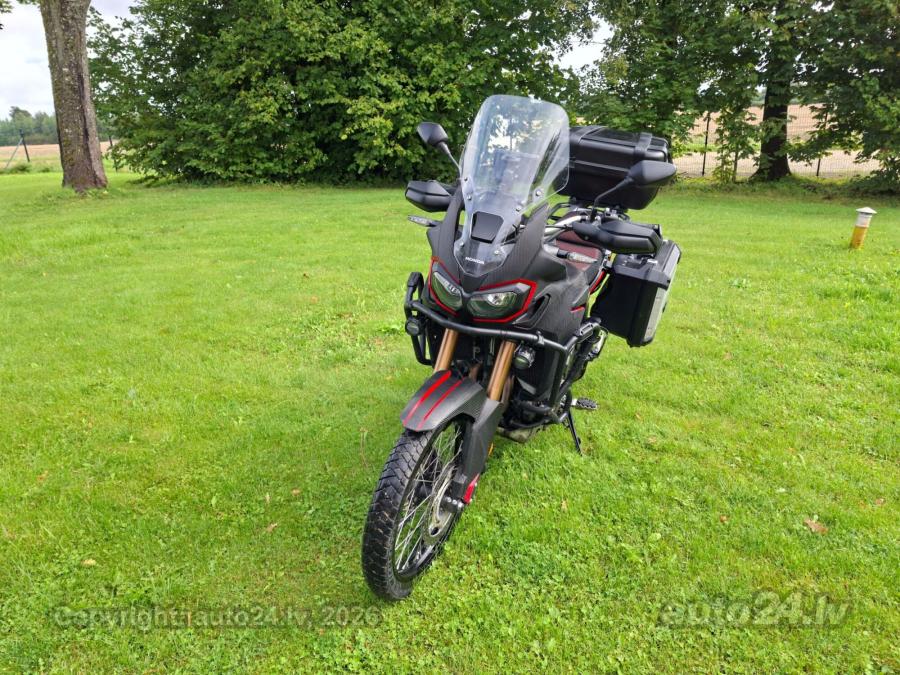Black Honda CRF 1000 2019 in Tallinn, with an engine capacity of 1.00 L and mileage of 54 thousand km for 9900 €, photo 5 on AUTOMOTO.COM.LV