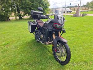 Black Honda CRF 1000 2019 in Tallinn, with an engine capacity of 1.00 L and mileage of 54 thousand km for 9900 €, photo 6 on AUTOMOTO.COM.LV
