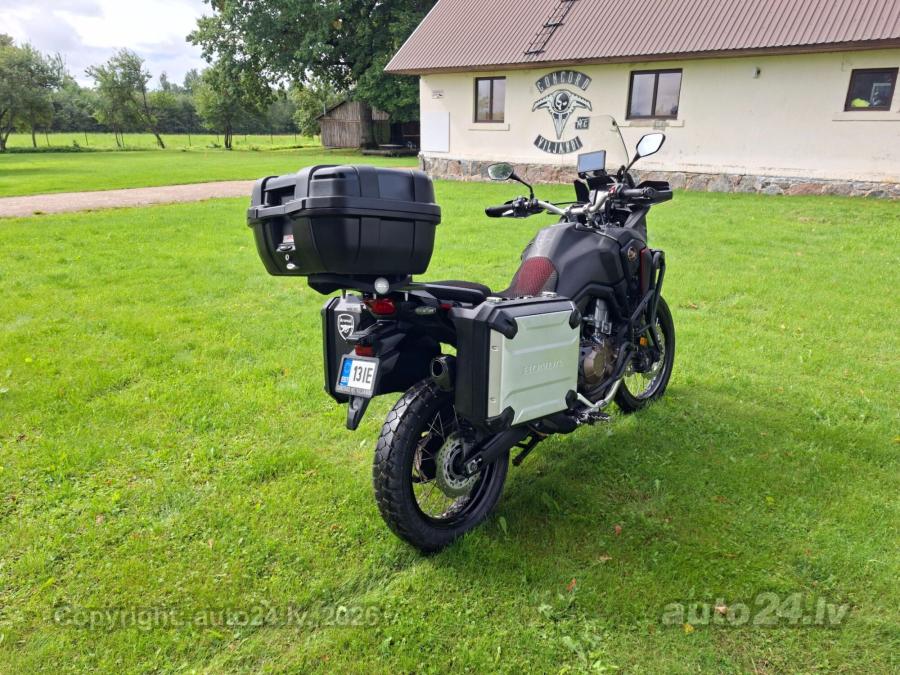 Black Honda CRF 1000 2019 in Tallinn, with an engine capacity of 1.00 L and mileage of 54 thousand km for 9900 €, photo 8 on AUTOMOTO.COM.LV