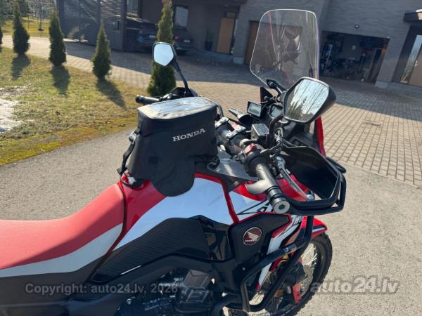 Хонда CRF 1000 2016 в Таллин, объемом двигателя 1.00 л и пробегом 26 тыс. км за 9500 €, фото 7 на AUTOMOTO.COM.LV