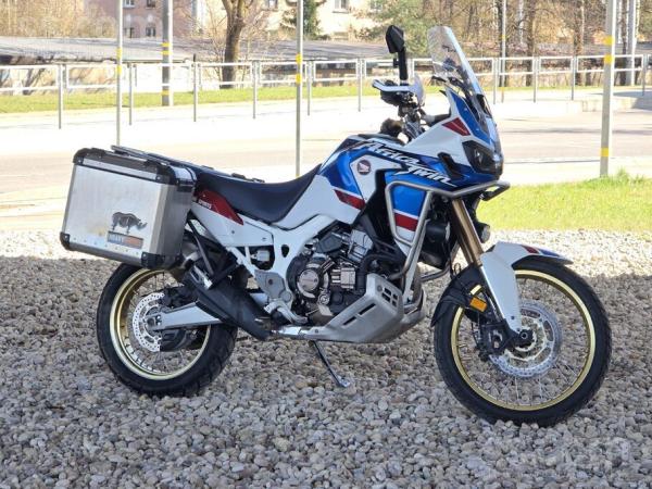 Honda CRF 1000 2018 in Riga, with an engine capacity of 1.00 L and mileage of 0 thousand km for 7400 €, photo 4 on AUTOMOTO.COM.LV