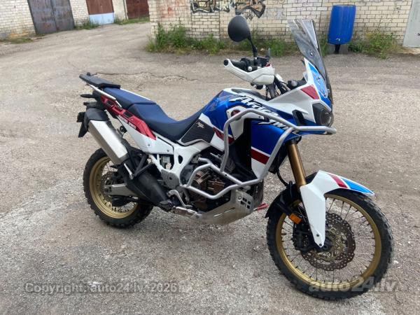 Honda CRF 1000 2018 Tallina, ar dzinēja tilpumu 1.00 L un nobraukumu 45 tūkst. km par 7000 €, foto 2 vietnē AUTOMOTO.COM.LV