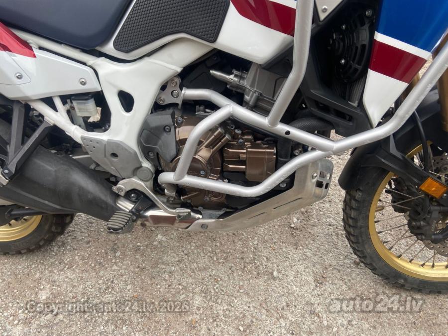 Хонда CRF 1000 2018 в Таллин, объемом двигателя 1.00 л и пробегом 45 тыс. км за 7000 €, фото 15 на AUTOMOTO.COM.LV