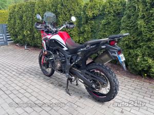 Sarkans Honda CRF 1000 2016 Tallina, ar dzinēja tilpumu 1.00 L un nobraukumu 64 tūkst. km par 7199 €, foto 8 vietnē AUTOMOTO.COM.LV