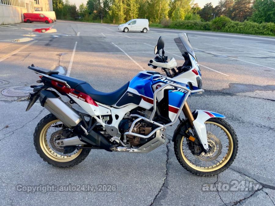 Balts Honda CRF 1000 2018 Tallina, ar dzinēja tilpumu 1.00 L un nobraukumu 44 tūkst. km par 8800 €, foto 3 vietnē AUTOMOTO.COM.LV