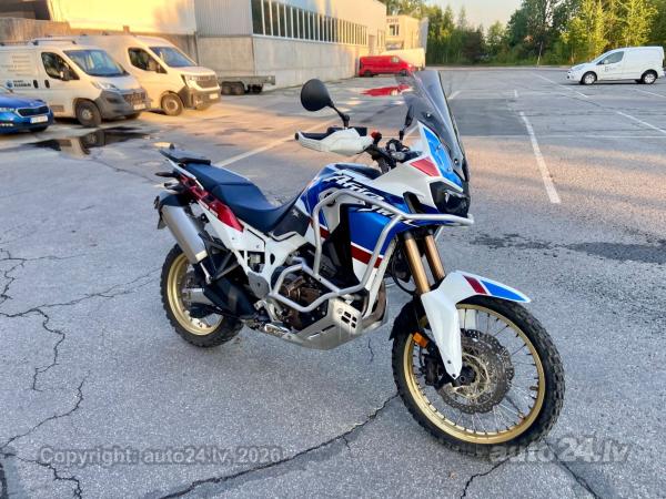 Белый Хонда CRF 1000 2018 в Таллин, объемом двигателя 1.00 л и пробегом 44 тыс. км за 8800 €, фото 3 на AUTOMOTO.COM.LV