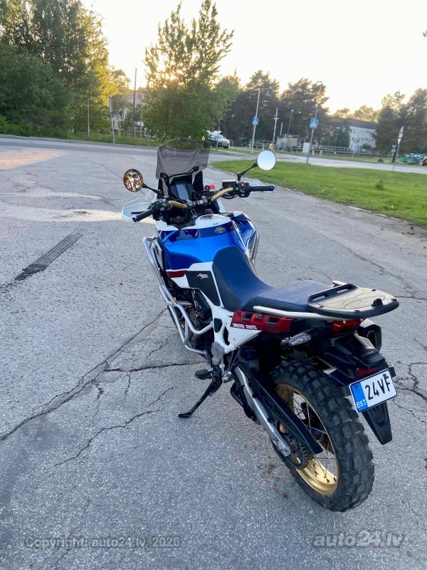 Белый Хонда CRF 1000 2018 в Таллин, объемом двигателя 1.00 л и пробегом 44 тыс. км за 8800 €, фото 10 на AUTOMOTO.COM.LV