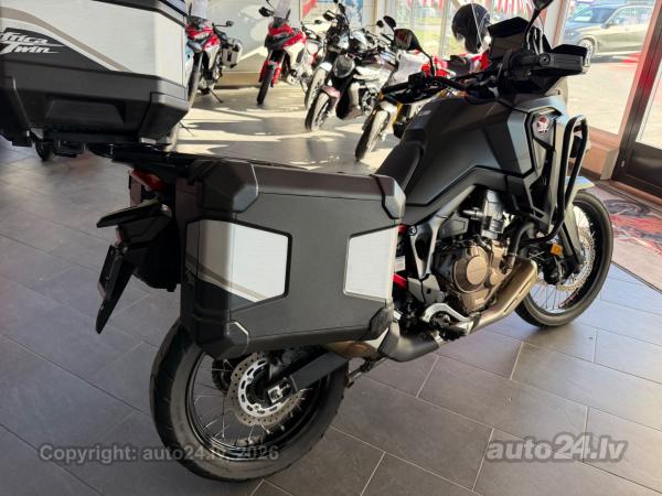 Black Honda CRF 1100 2022 in Tallinn, with an engine capacity of 1.08 L and mileage of 23 thousand km for 12990 €, photo 3 on AUTOMOTO.COM.LV