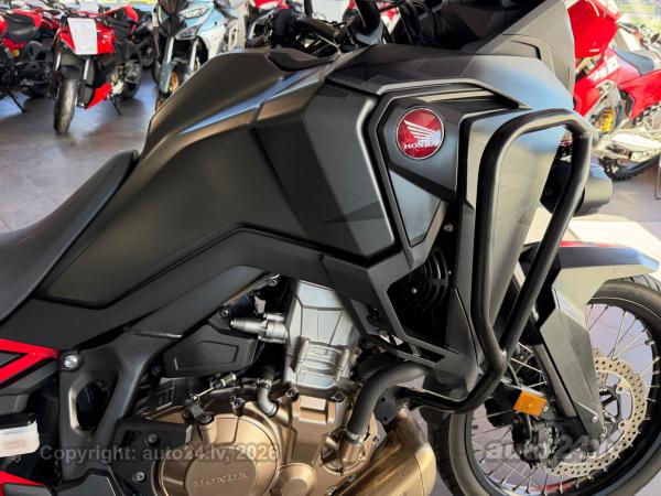 Black Honda CRF 1100 2022 in Tallinn, with an engine capacity of 1.08 L and mileage of 23 thousand km for 12990 €, photo 4 on AUTOMOTO.COM.LV