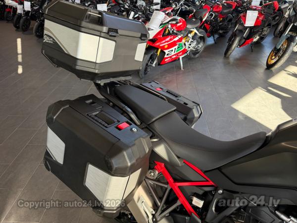 Black Honda CRF 1100 2022 in Tallinn, with an engine capacity of 1.08 L and mileage of 23 thousand km for 12990 €, photo 6 on AUTOMOTO.COM.LV
