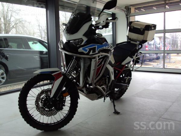 Honda CRF 1100 2022 Rīga, ar dzinēja tilpumu 1.08 L un nobraukumu 0 tūkst. km par 13000 €, foto 2 vietnē AUTOMOTO.COM.LV