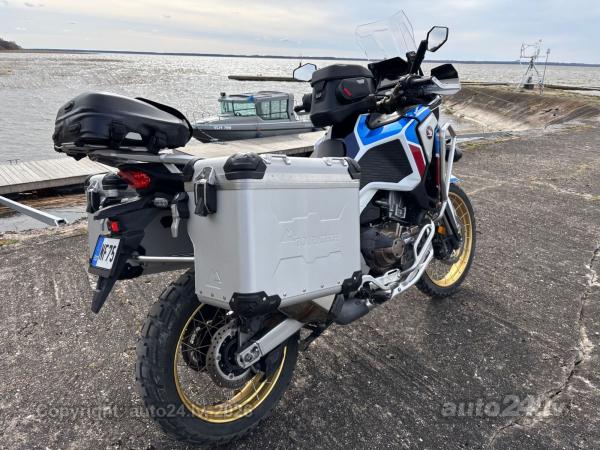 Balts Honda CRF 1100 2020 Tartu, ar dzinēja tilpumu 1.08 L un nobraukumu 49 tūkst. km par 12999 €, foto 2 vietnē AUTOMOTO.COM.LV