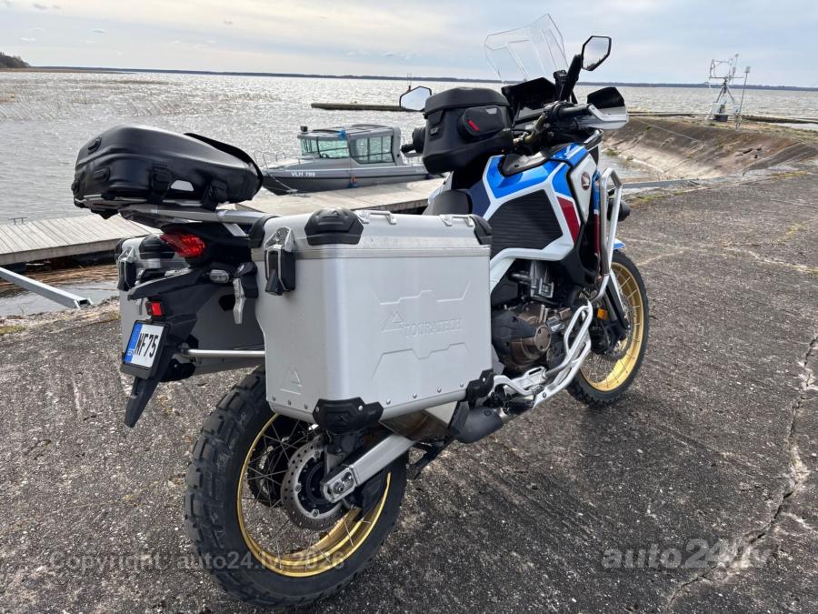 Белый Хонда CRF 1100 2020 в Тарту, объемом двигателя 1.08 л и пробегом 49 тыс. км за 12999 €, фото 3 на AUTOMOTO.COM.LV