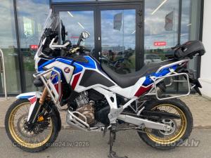 White Honda CRF 1100 2020 in Tallinn, with an engine capacity of 1.08 L and mileage of 49 thousand km for 11490 €, photo 3 on AUTOMOTO.COM.LV